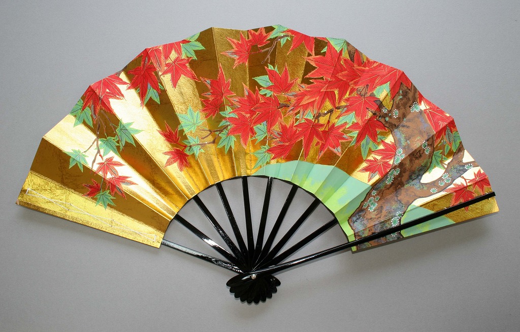 Feuille d'or et objets d'art: éventail japonais traditionnel doré à la ...